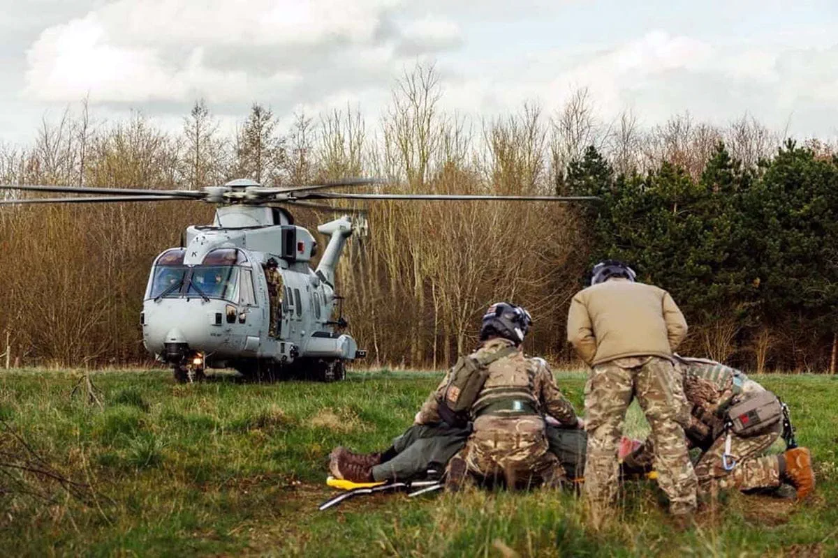 Saving life in SoMMERTset: Navy’s flying medics practise with Commando ...