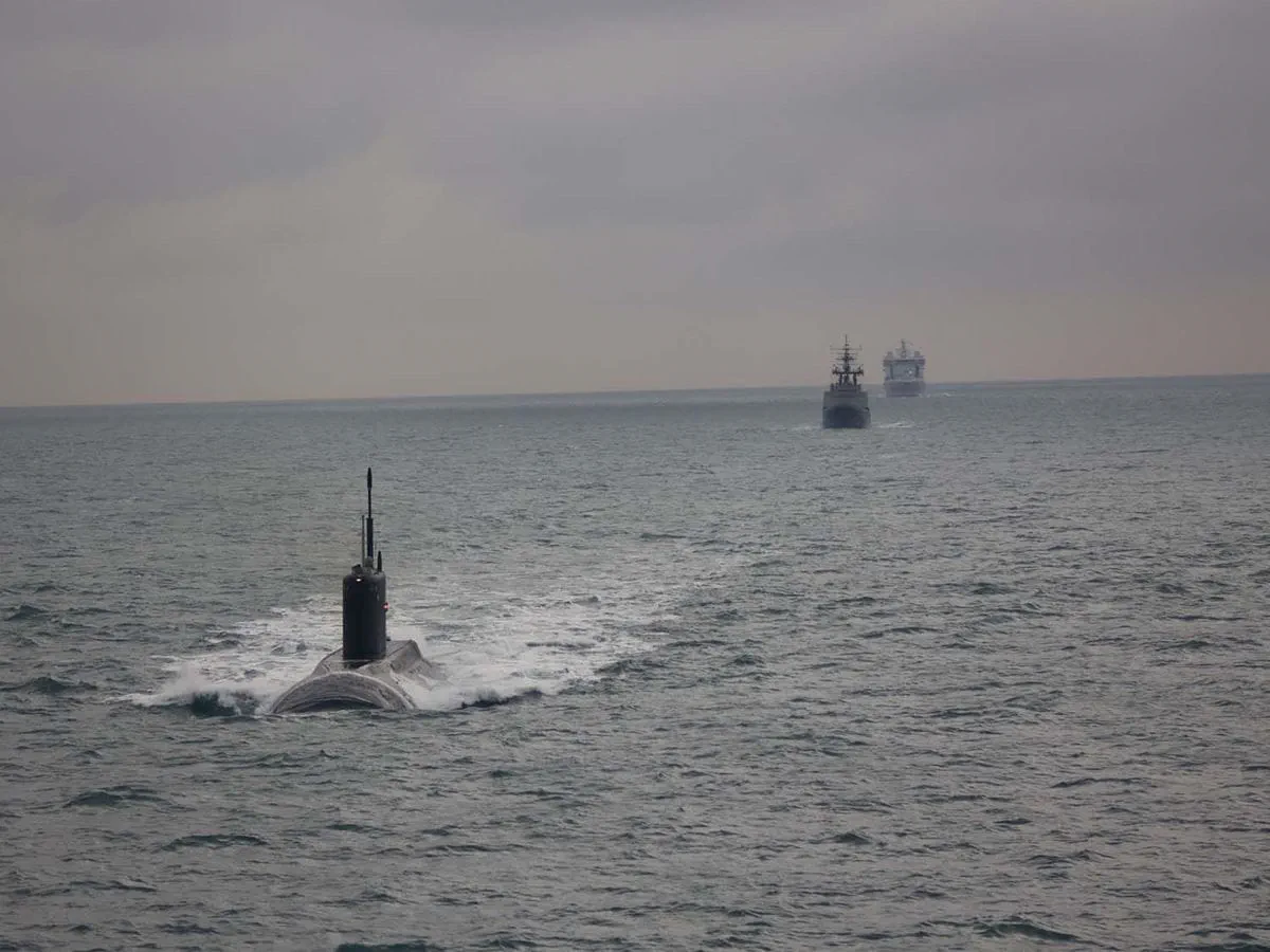Royal Navy tracks Russian submarine through UK waters